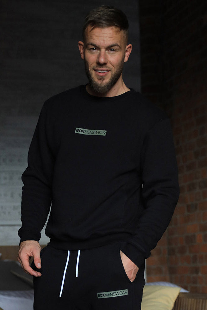 Comfort Fit: Crew Neck - Black – Box Menswear